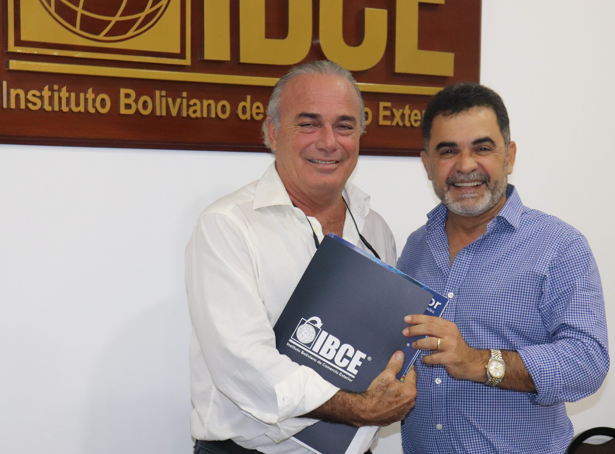 IBCE Y ADUANA COINCIDEN EN FACILITAR EL COMERCIO EXTERIOR - IBCE